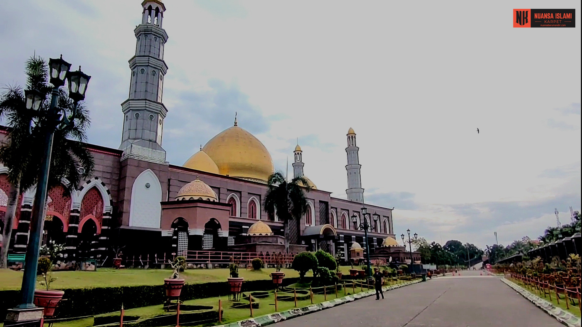 Sejarah Masjid Dian Al - Mahri » Nuansa Islami Karpet